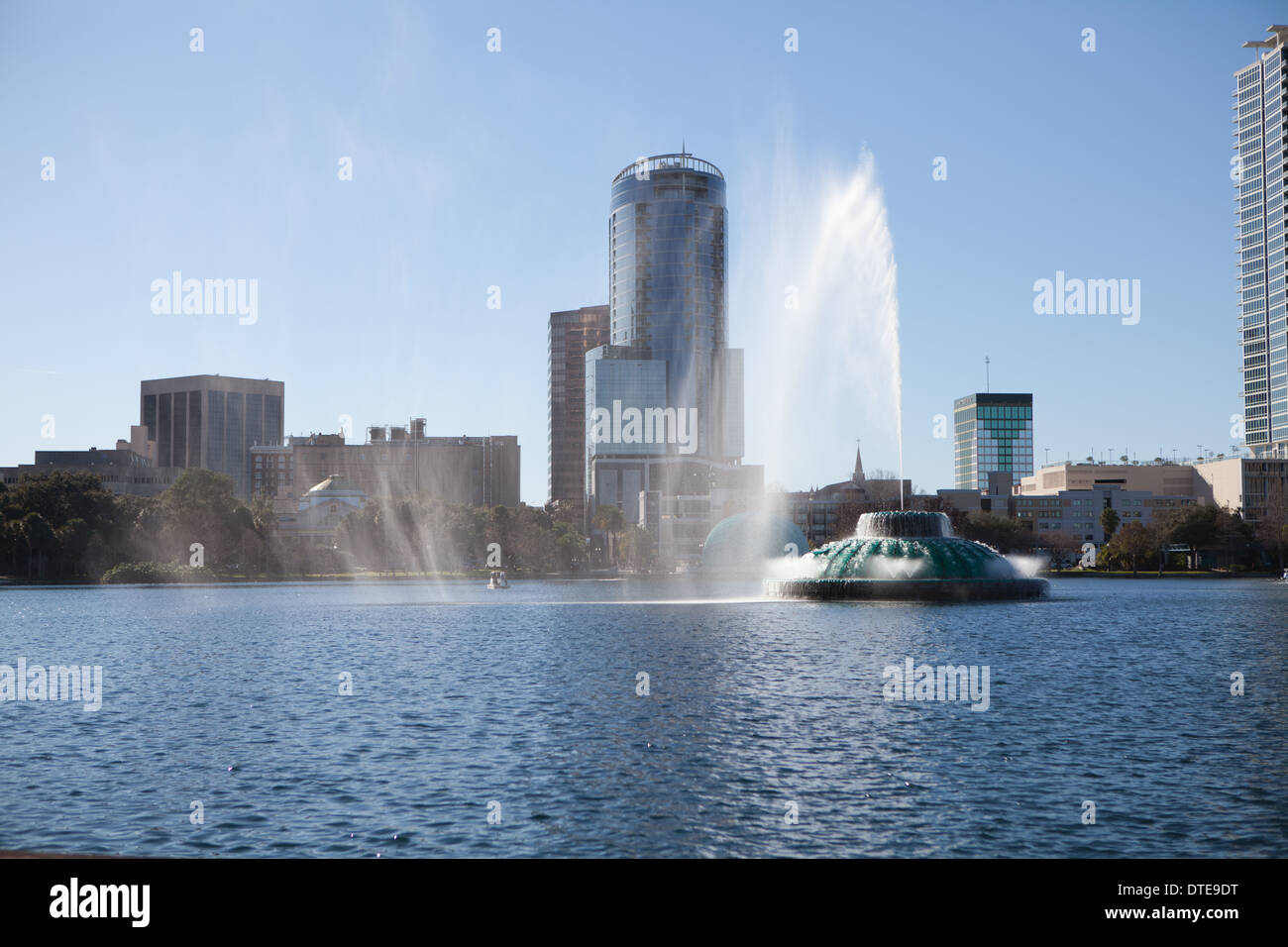 Linton E. Allen Memorial Fountain, aka, Centennial Fountain, Lake Eola ...