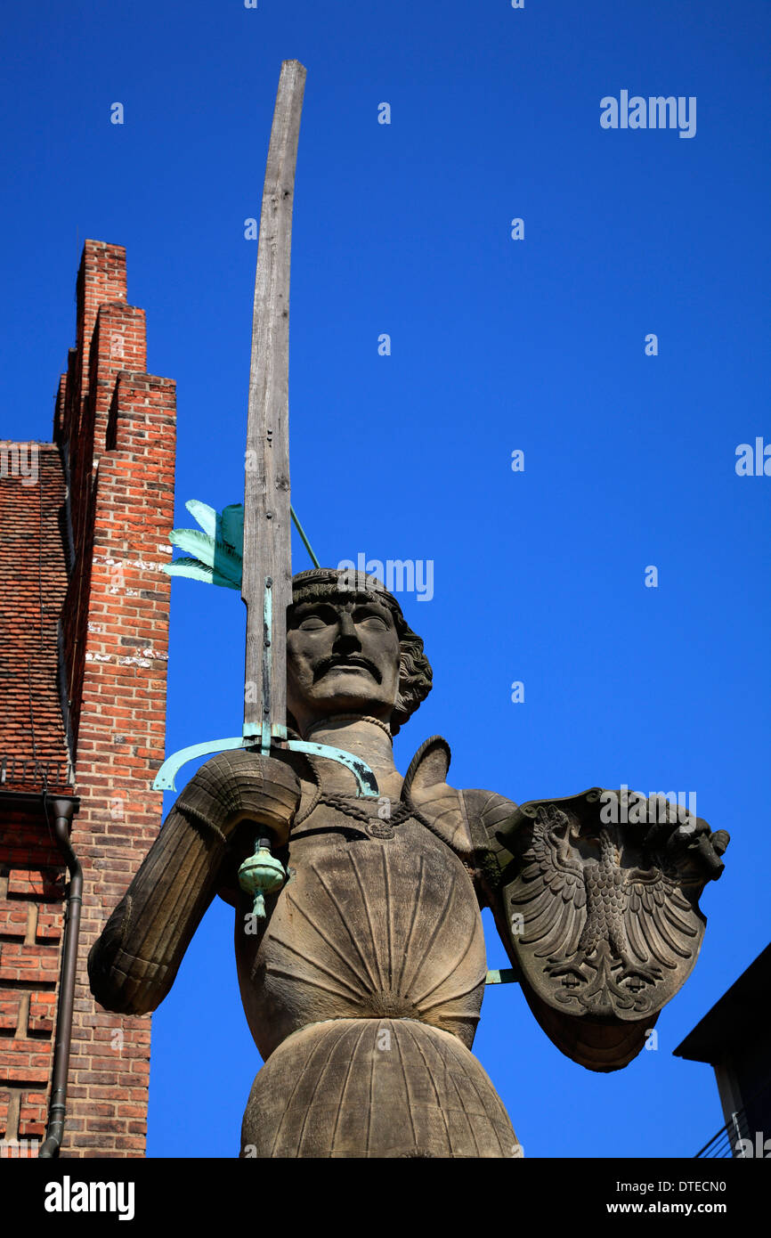 Stendal, Roland at market square infront of Marienkirche, Altmark ...