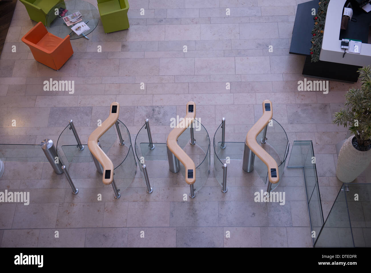 Turnstyles hi-res stock photography and images - Alamy