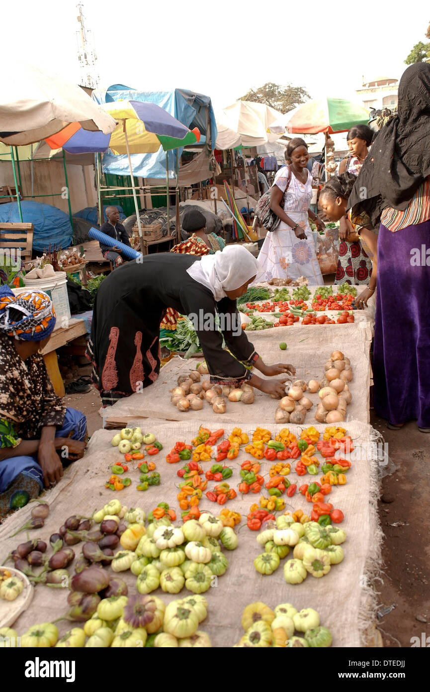 Serekunda market gambia hi-res stock photography and images - Alamy