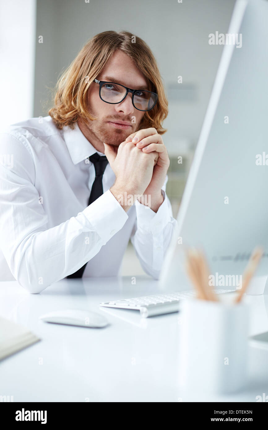 A man with glasses hi-res stock photography and images - Alamy