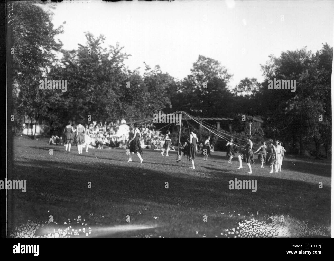 May pole dance hi-res stock photography and images - Alamy