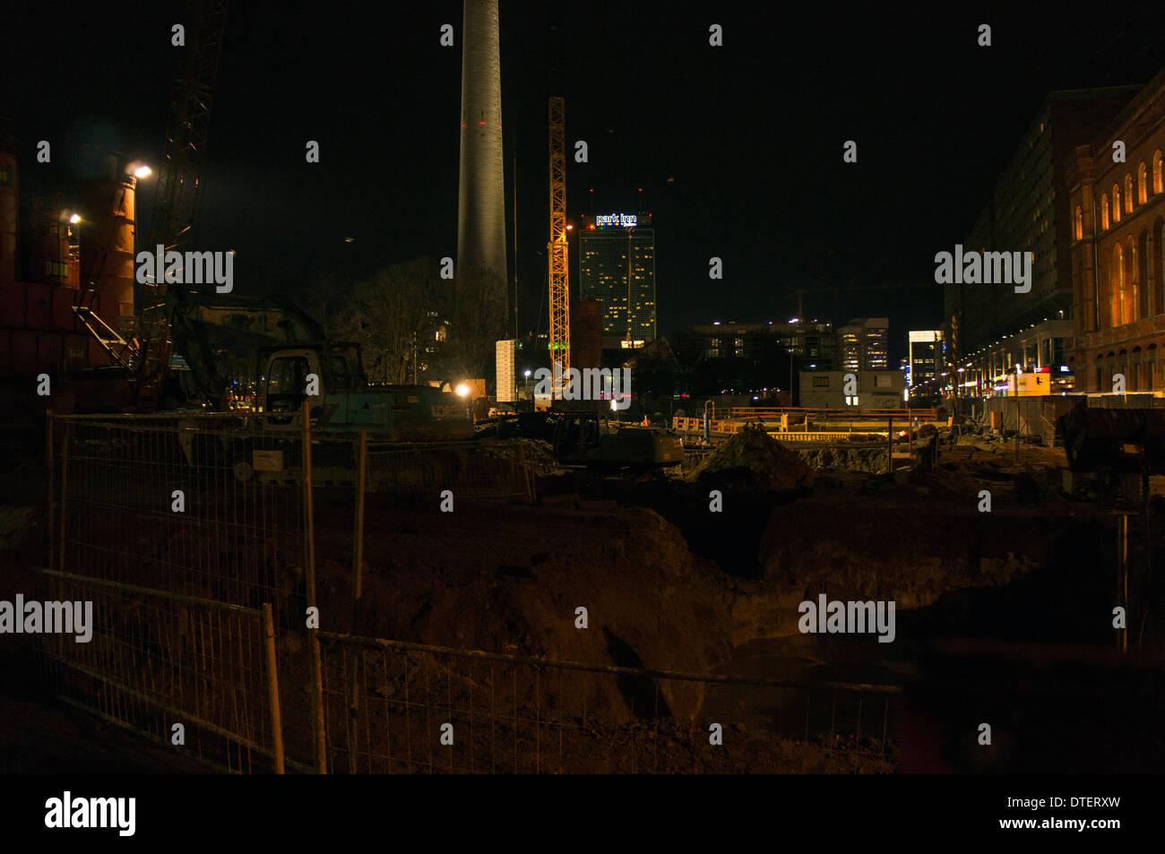Alexanderplatz, square, building site, night Stock Photo - Alamy