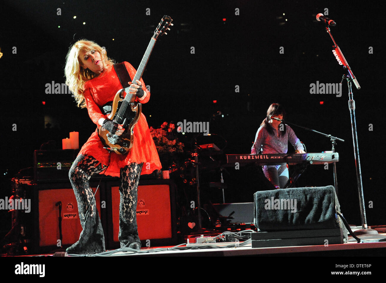 Nancy wilson rock musician hi-res stock photography and images - Alamy