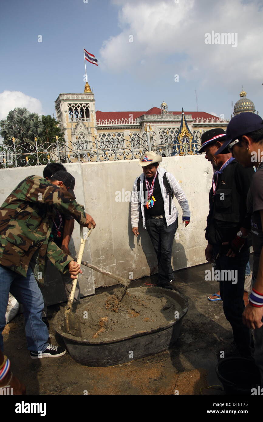 Bangkok. Thailand. 17 February 2014. Anti-government protesters build ...