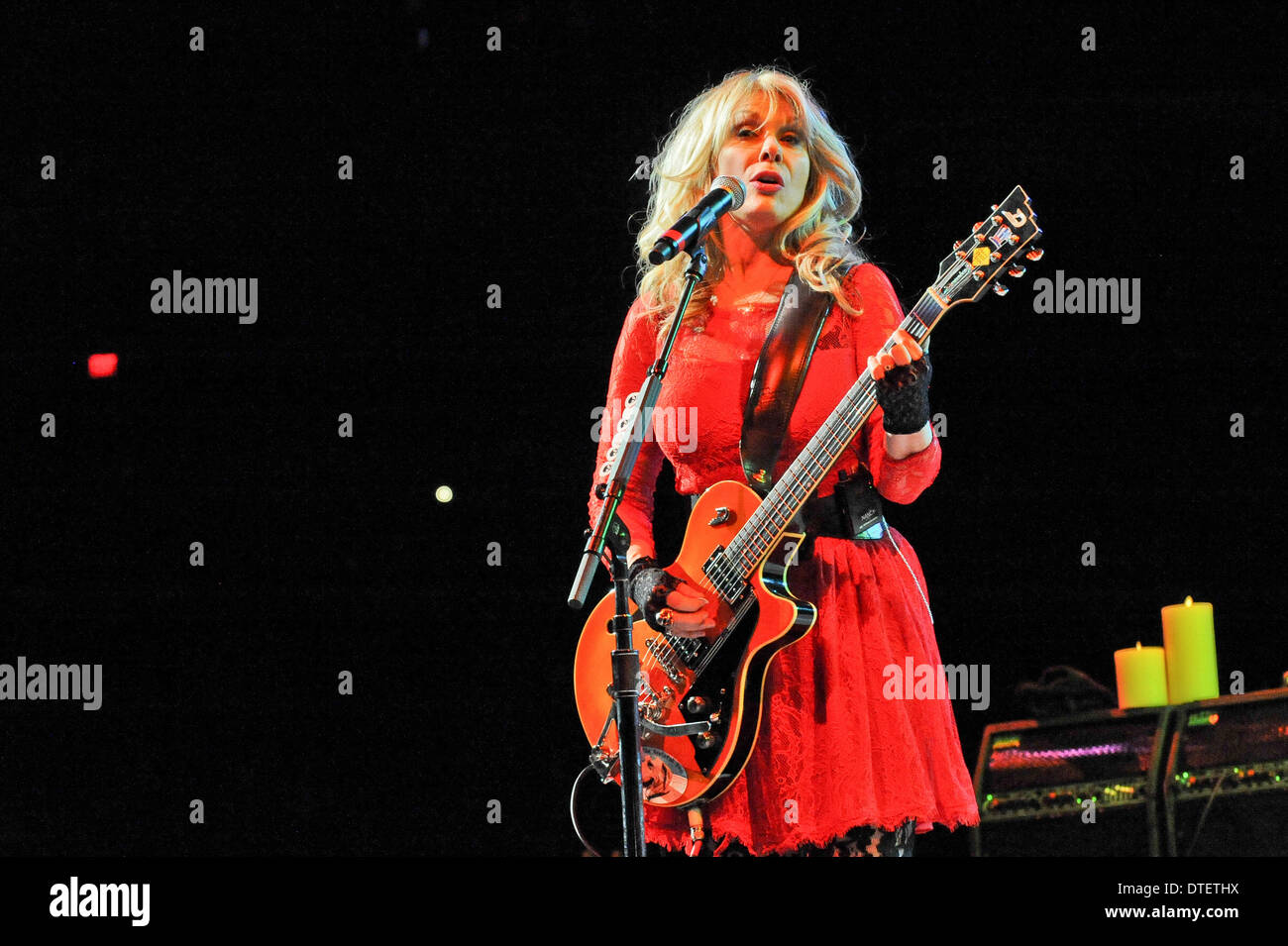 Nancy wilson heart hi-res stock photography and images - Alamy