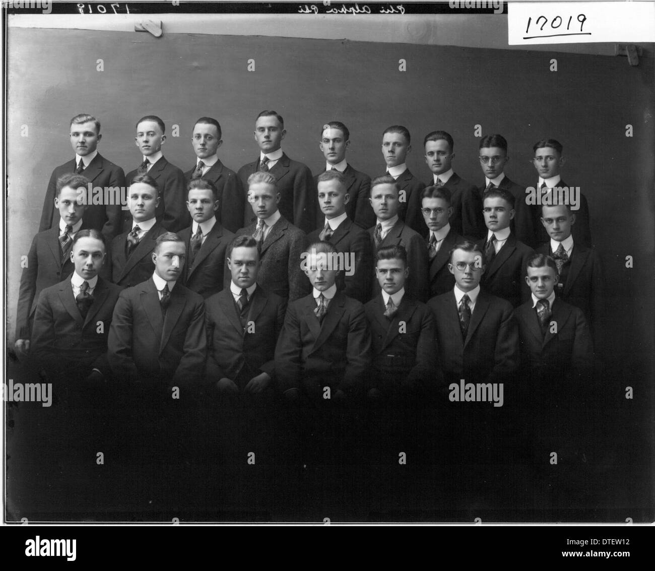 A group portrait of the Phi Alpha Psi fraternity members, taken in 1917 ...