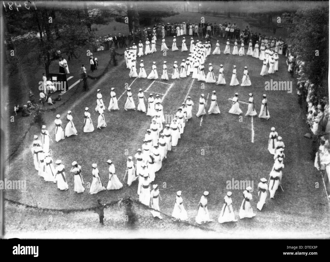 A 1914 photograph captures another Tree Day celebration at Western ...