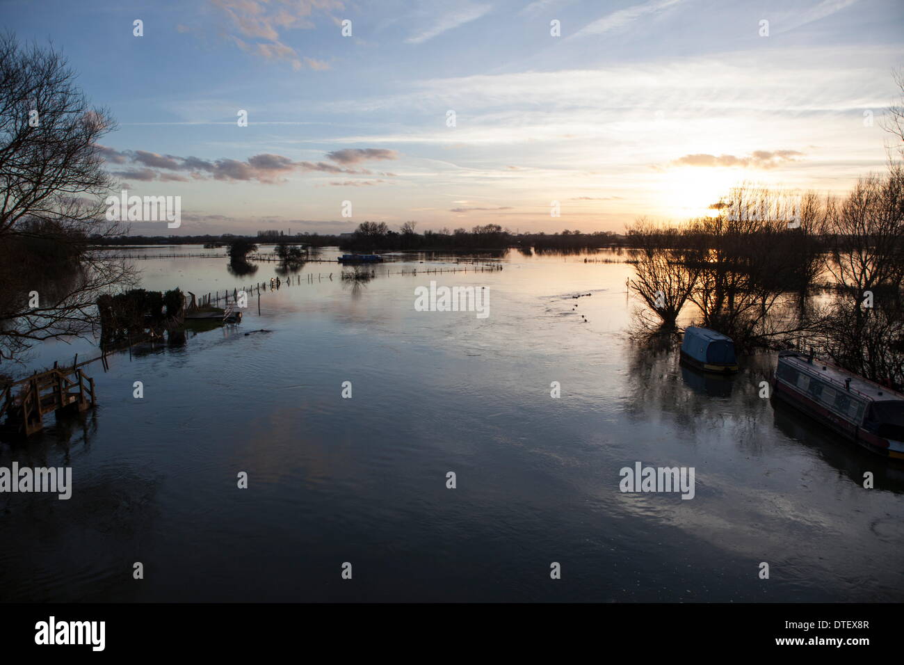 Eynsham bridge hi-res stock photography and images - Alamy