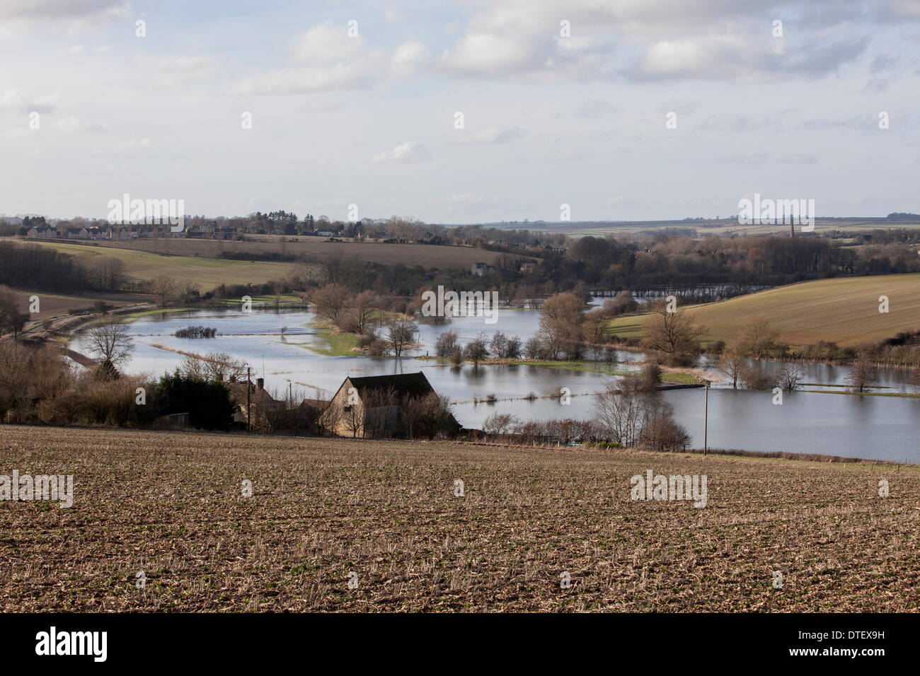 Oxfordshire, UK. 16th Feb, 2014. The flooded River Windrush valley ...
