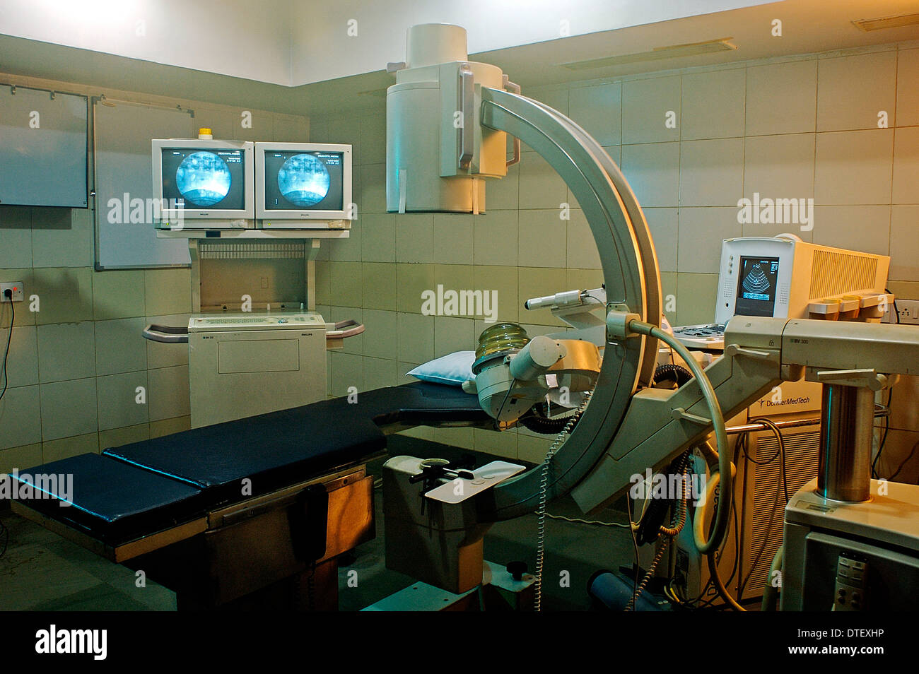 Kidney stone removing machine Stock Photo - Alamy