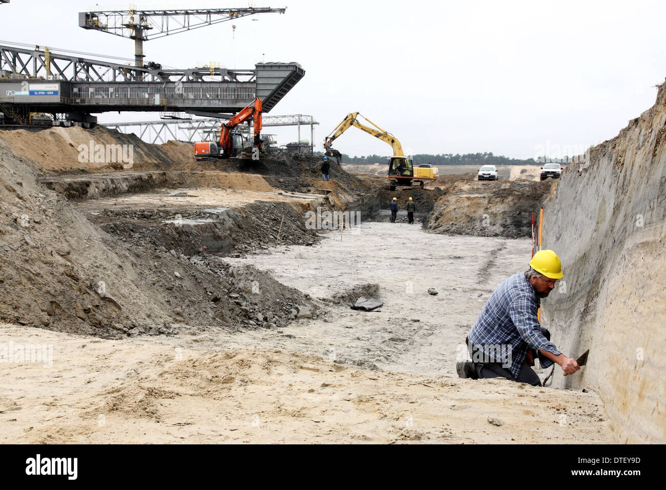 Excavation trench hi-res stock photography and images - Alamy