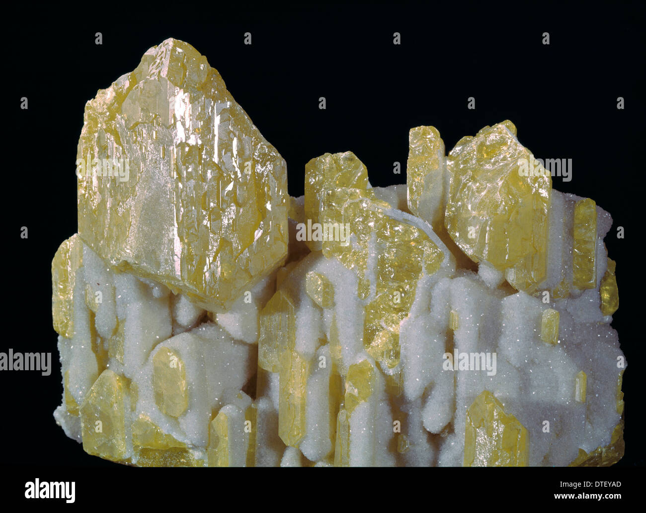 Granular sulphur hi-res stock photography and images - Alamy