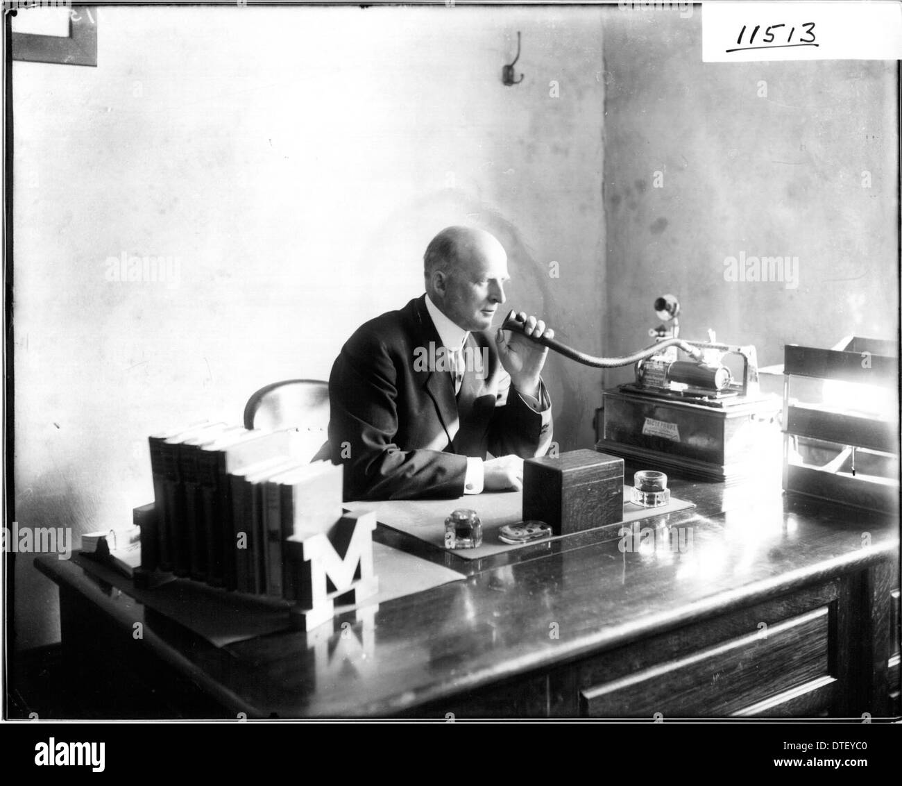 Dictation machines Black and White Stock Photos & Images - Alamy