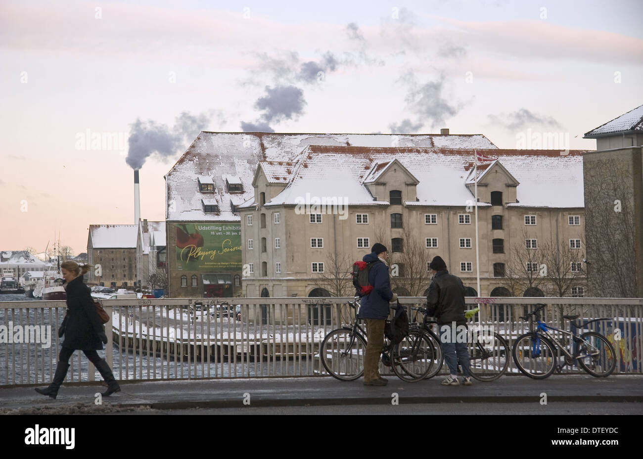 Urban scene snow hi-res stock photography and images - Alamy