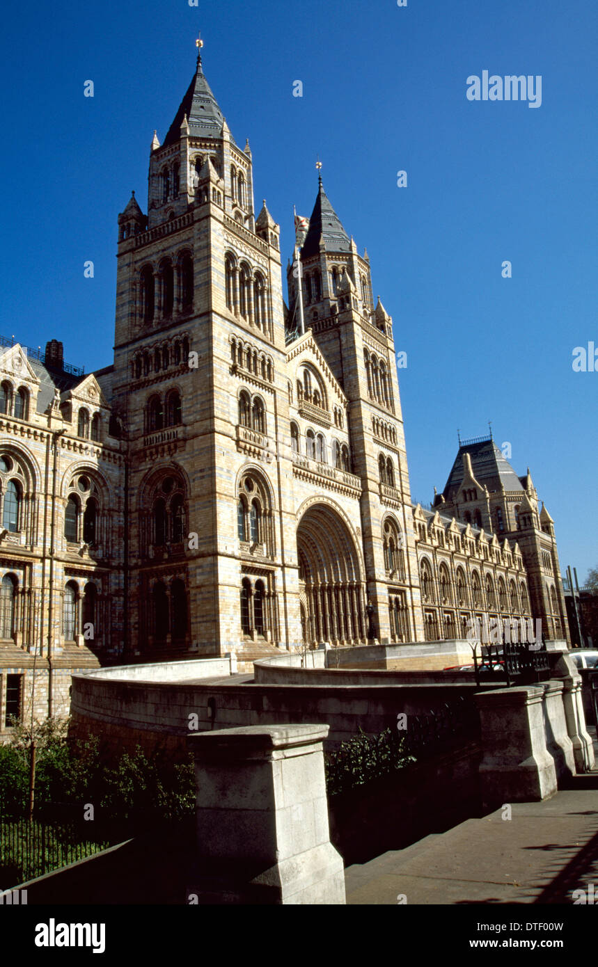 Alfred waterhouse building hi-res stock photography and images - Alamy