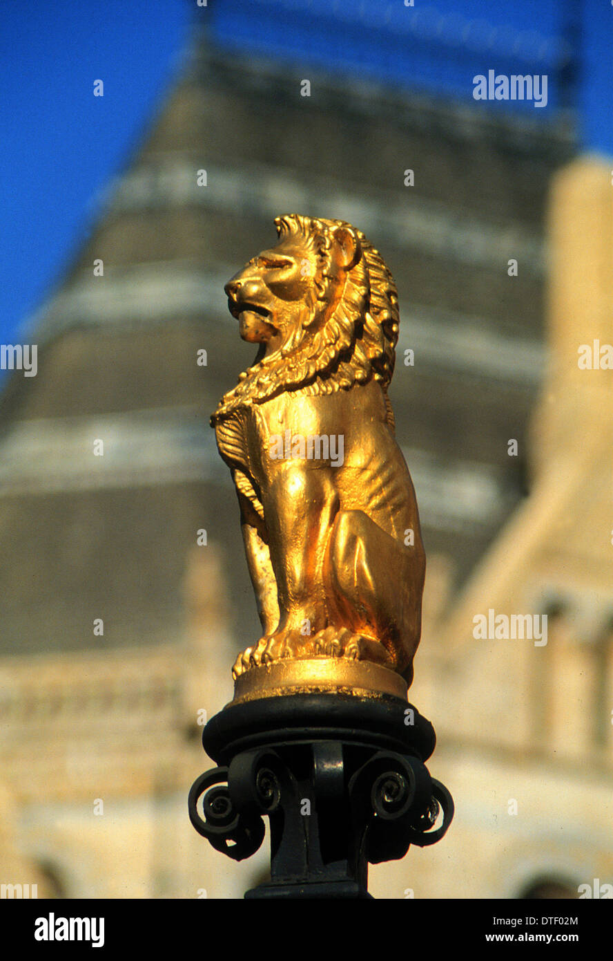 Entrance gate waterhouse building hi-res stock photography and images ...