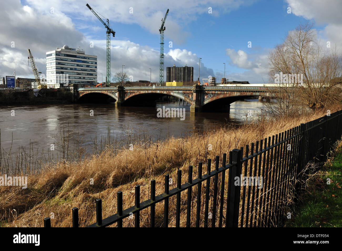 Albert Bridge, River Clyde, Gorbals, Glasgow Stock Photo - Alamy