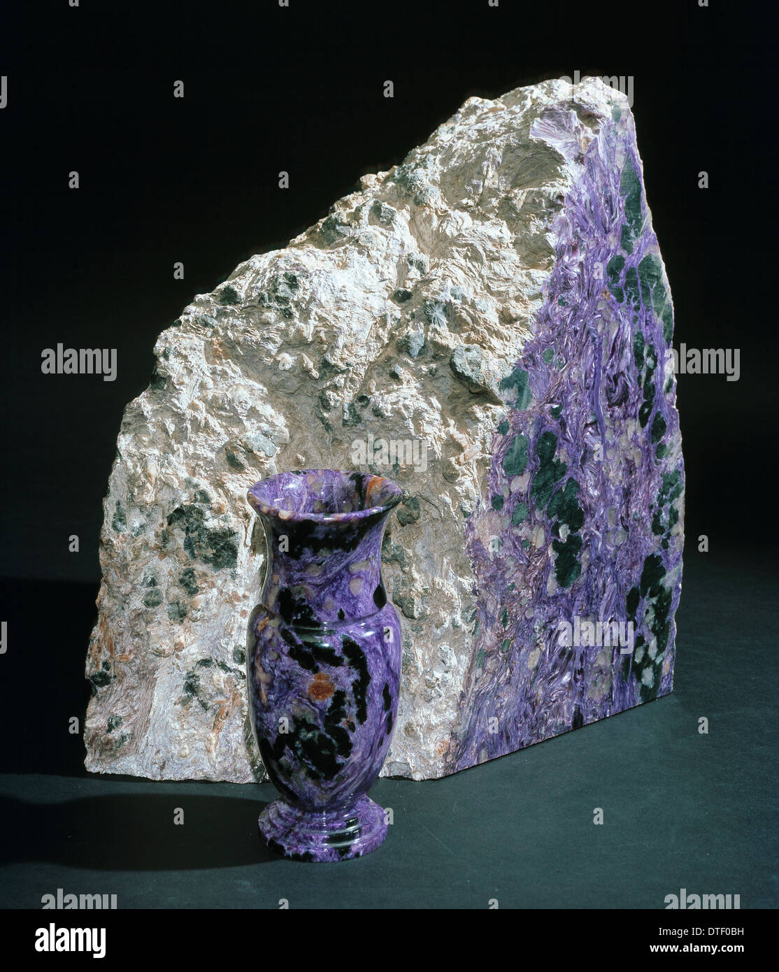 Charoite hi-res stock photography and images - Alamy