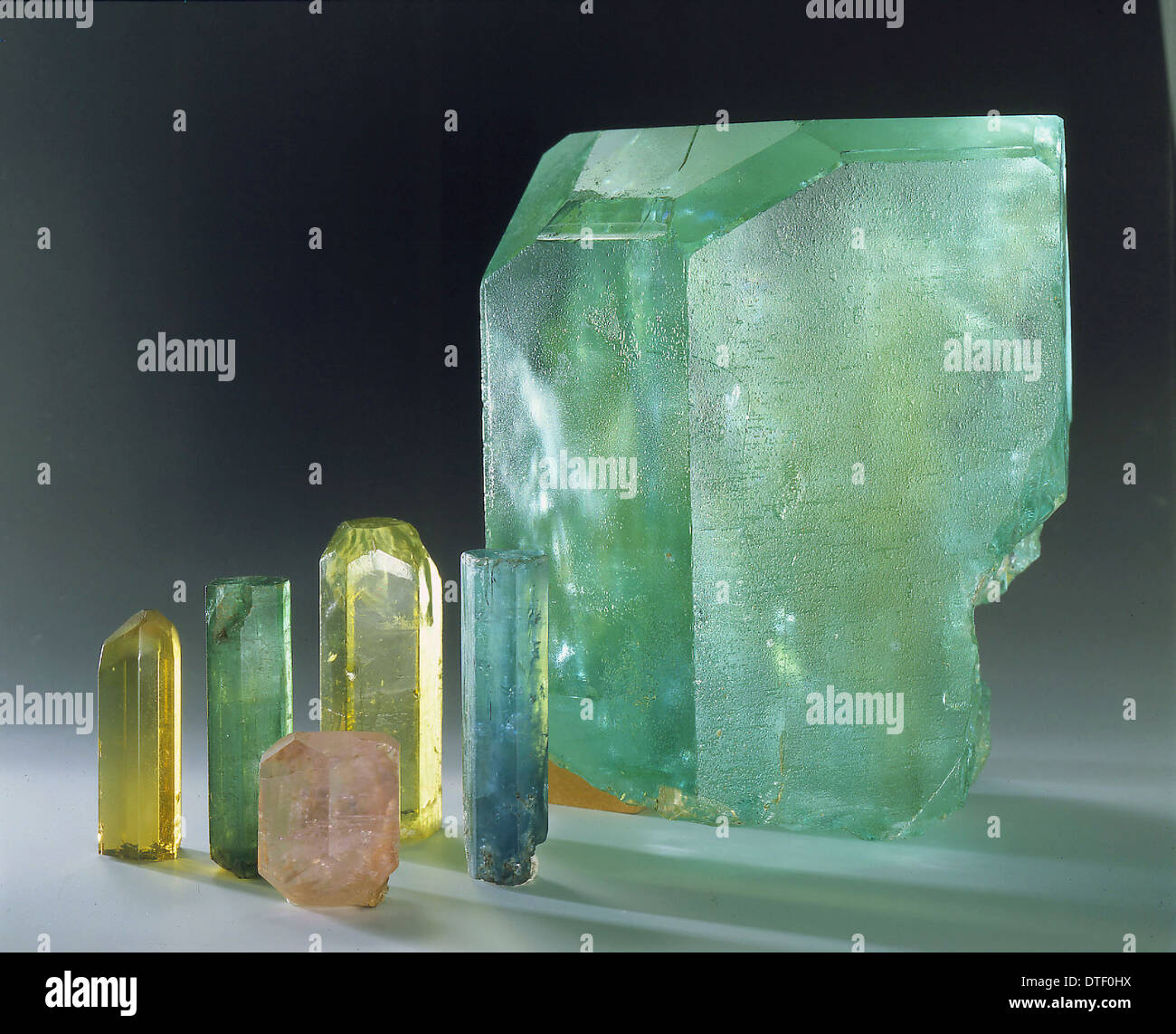 Variety of the silicate mineral beryl hi-res stock photography and ...