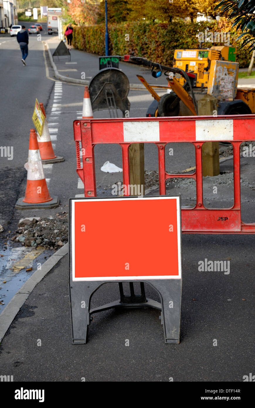 Road sign blank uk hi-res stock photography and images - Alamy