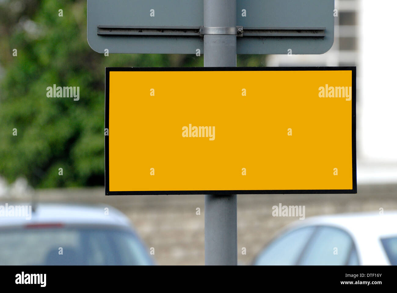 Blank yellow warning signs hi-res stock photography and images - Alamy