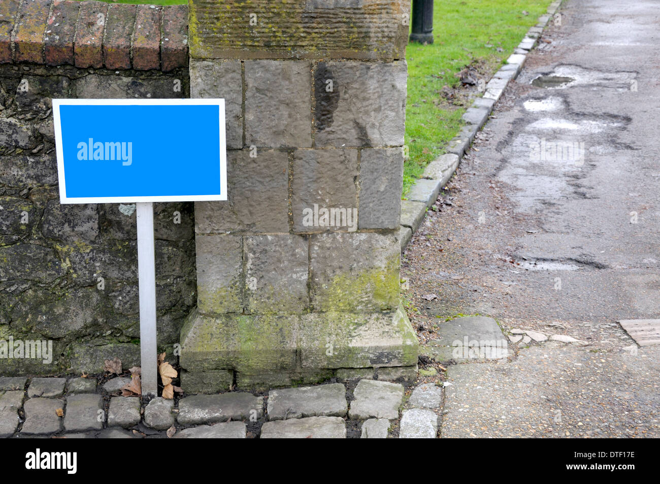 Sign notice text hi-res stock photography and images - Alamy