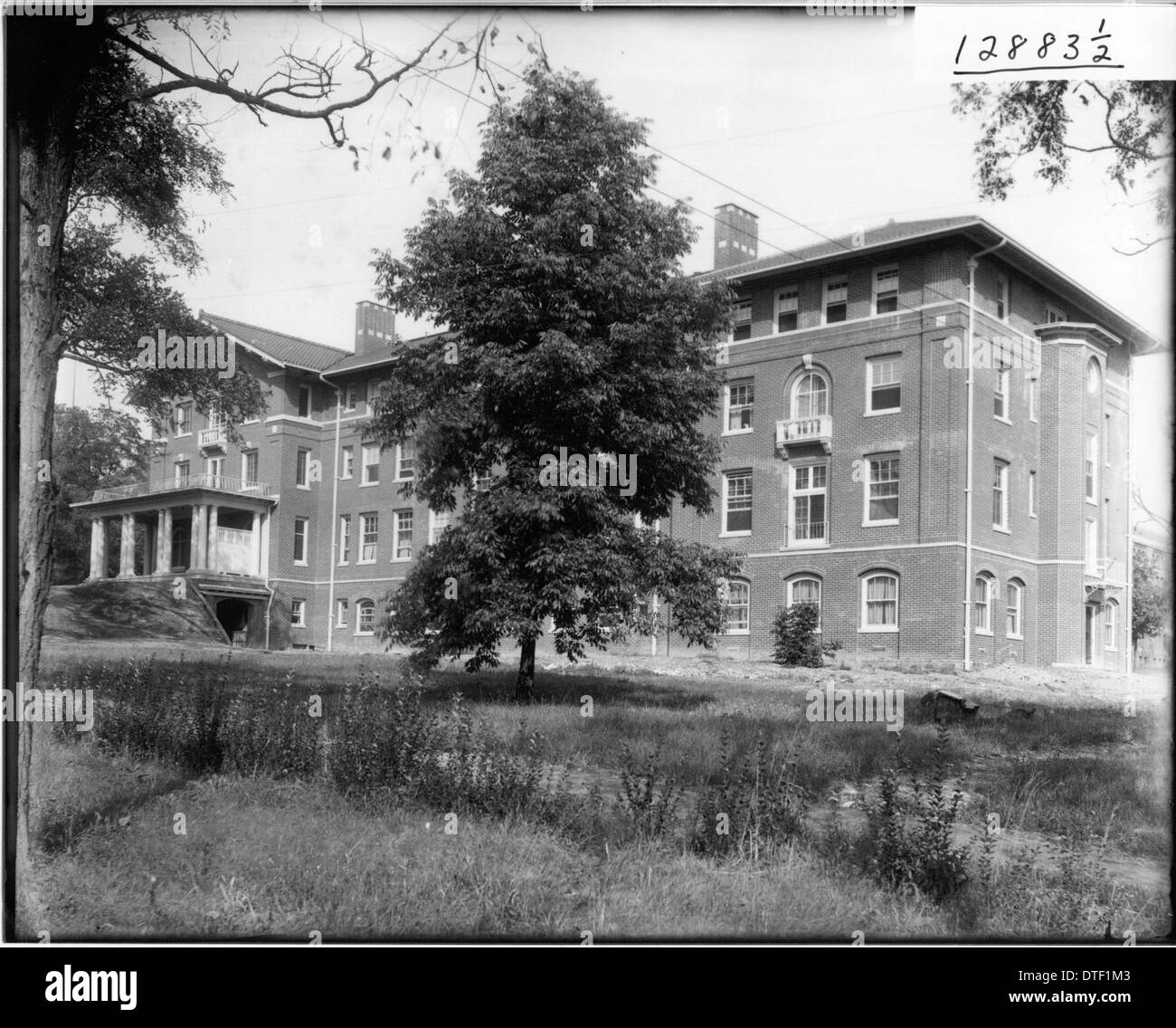 Showcasing the architectural design of this campus building hi-res ...