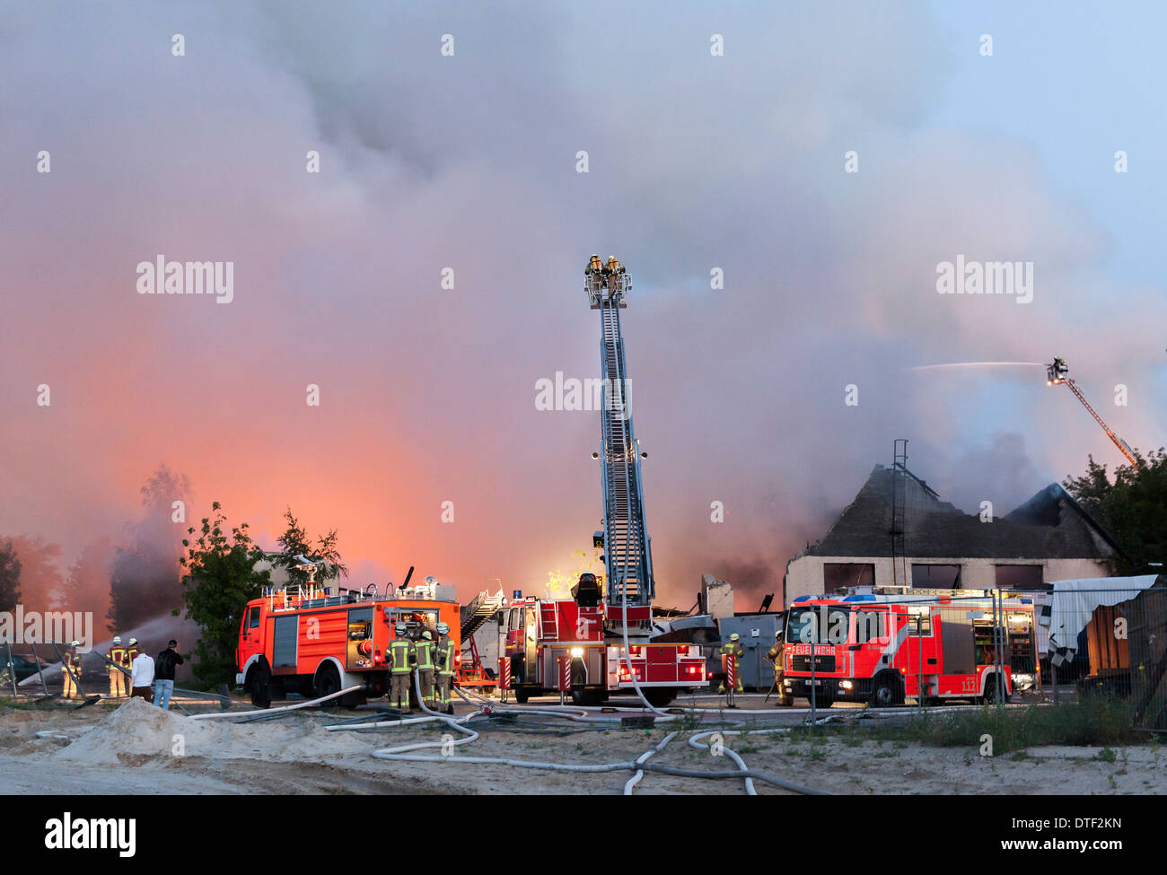 Berlin, Germany, Great fire of a warehouse Stock Photo - Alamy
