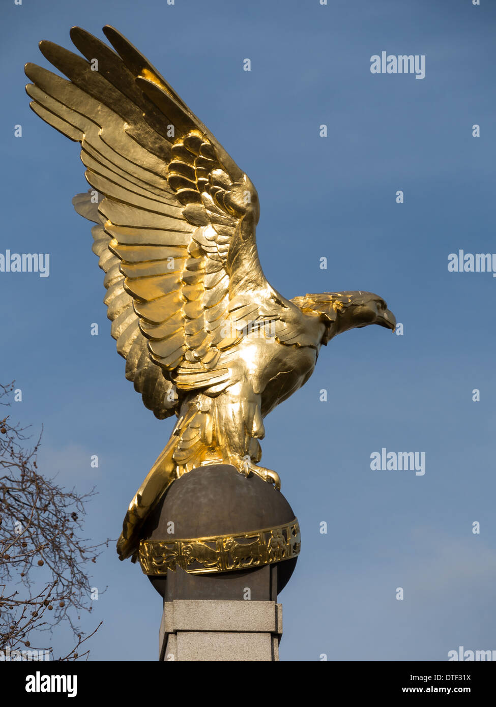 Raf memorial london hi-res stock photography and images - Alamy