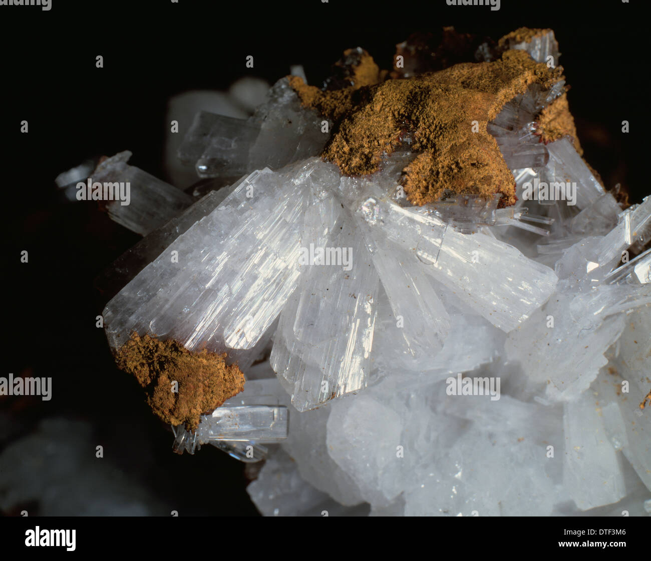 Hemimorphite hi-res stock photography and images - Alamy