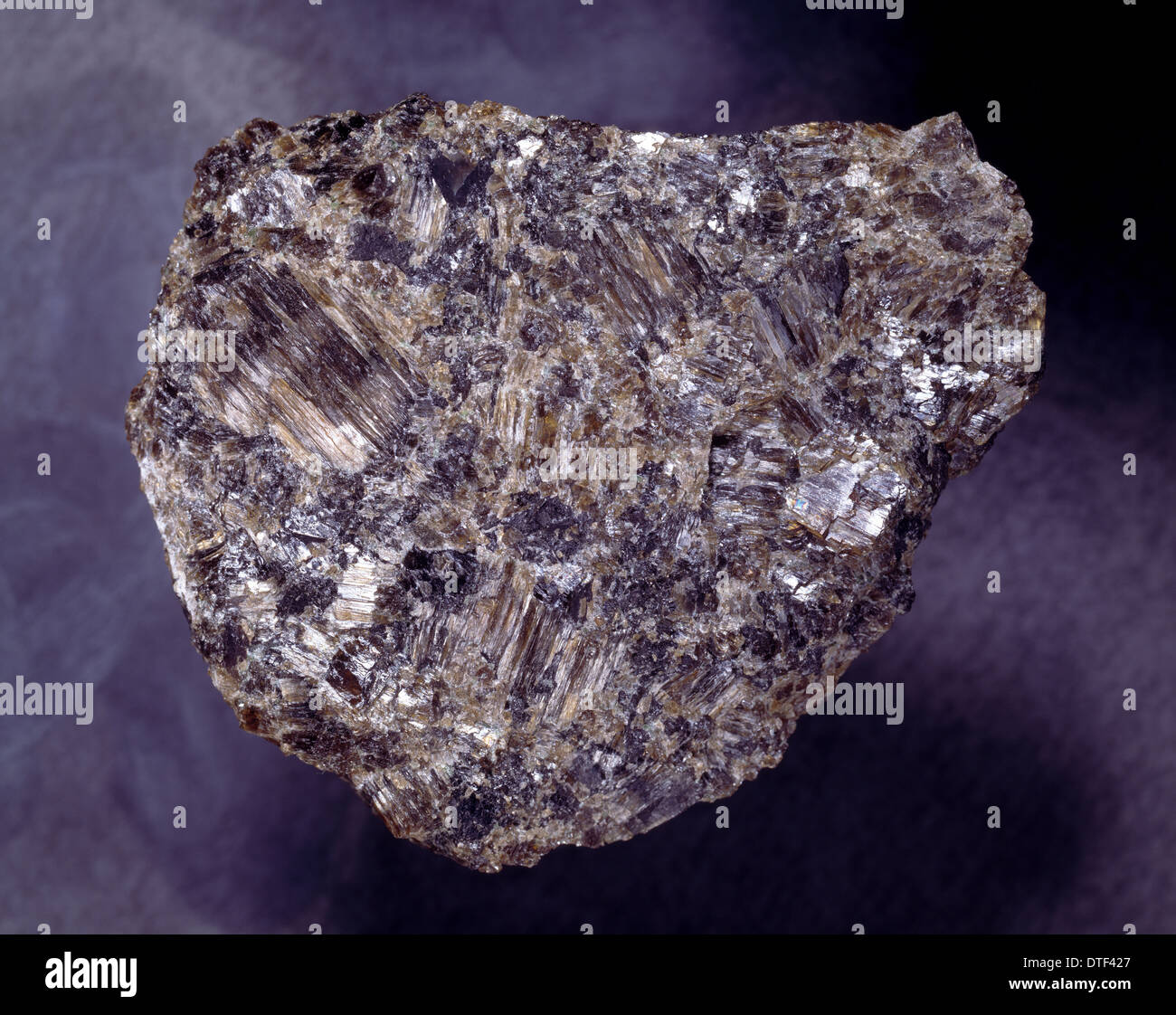 Enstatite mineral hi-res stock photography and images - Alamy