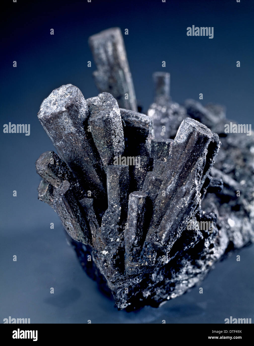 Tungsten mineral hi-res stock photography and images - Alamy