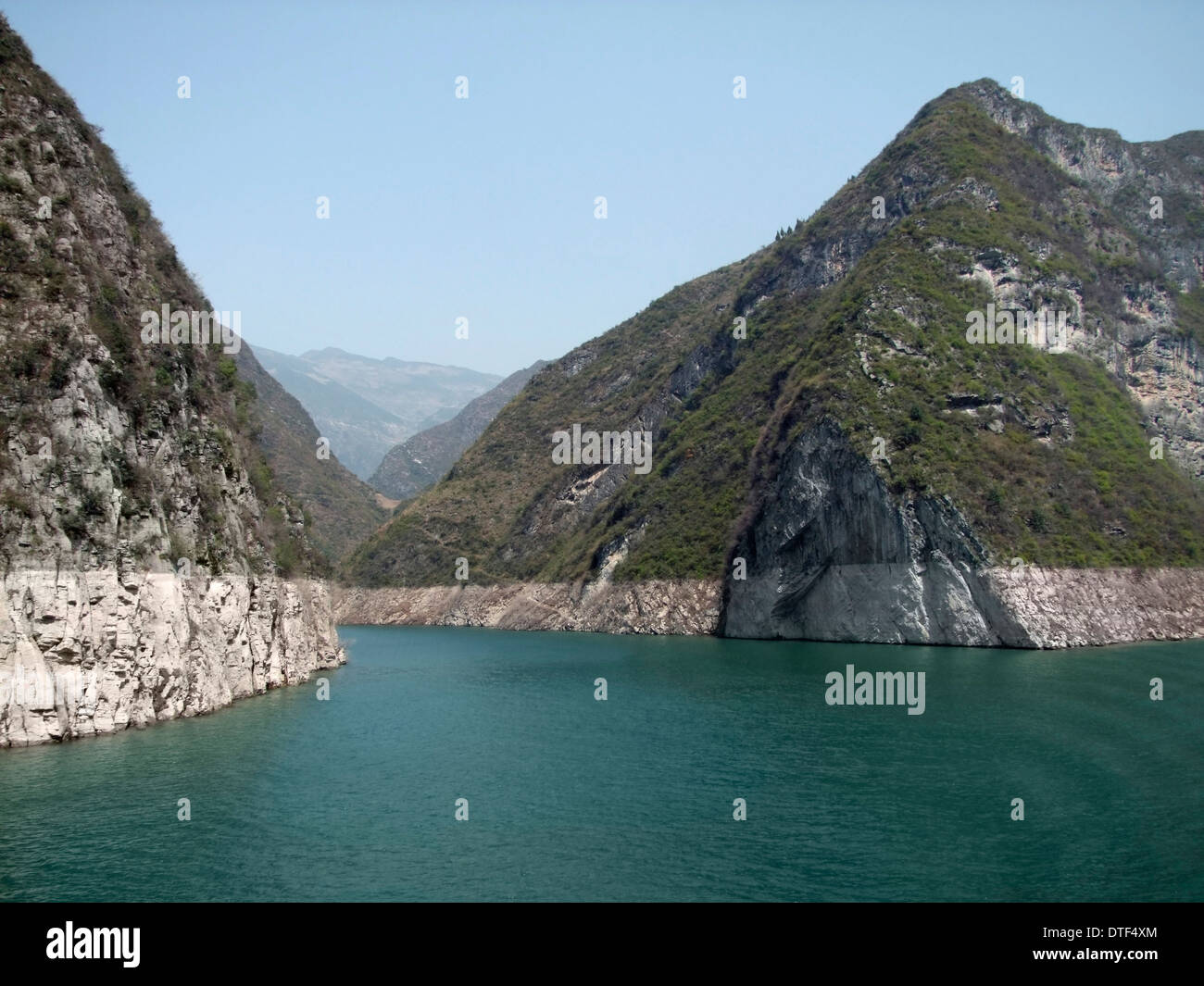 Yangtze river valley hi-res stock photography and images - Alamy