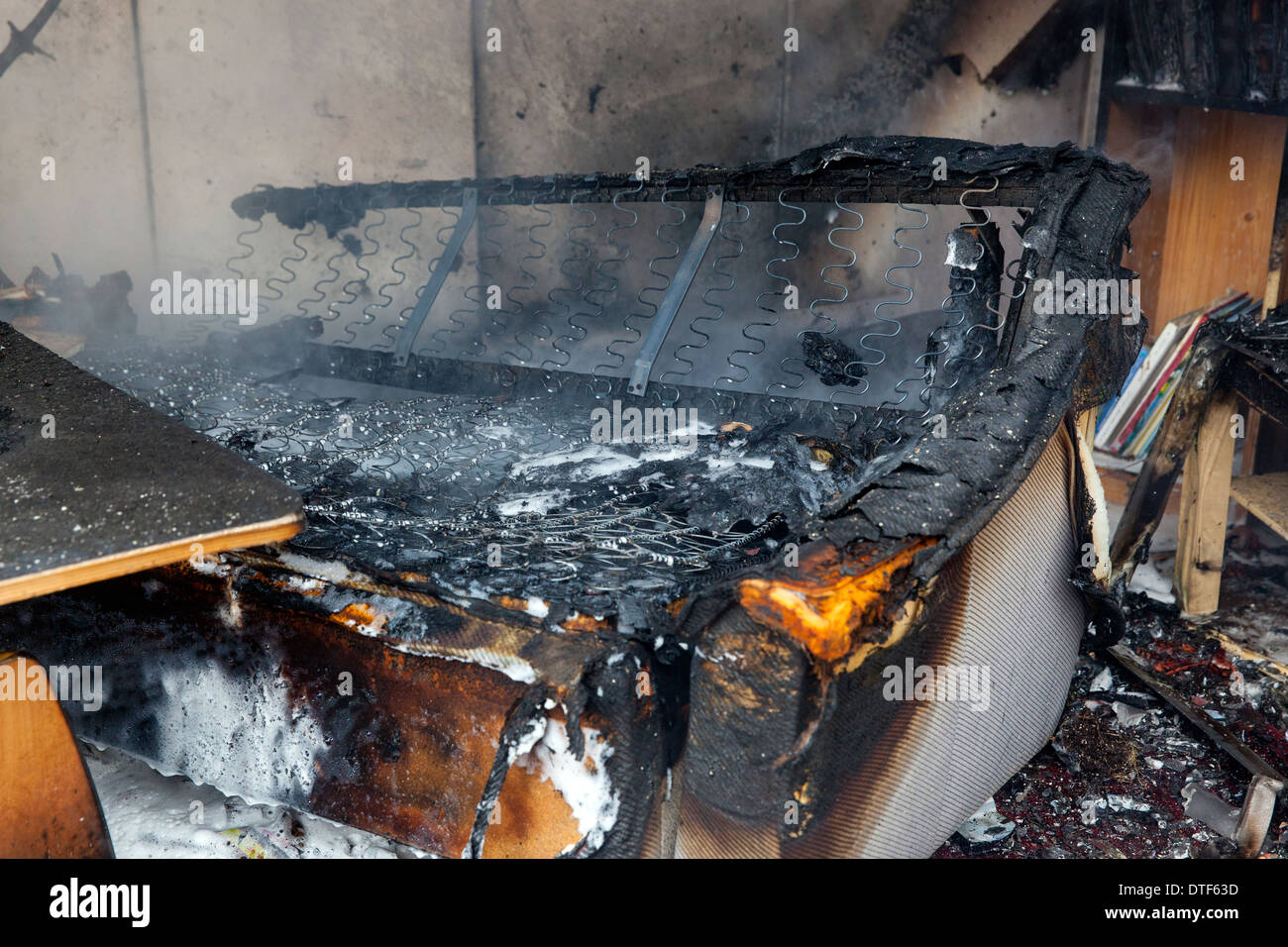 Branduebungscontainer hi-res stock photography and images - Alamy