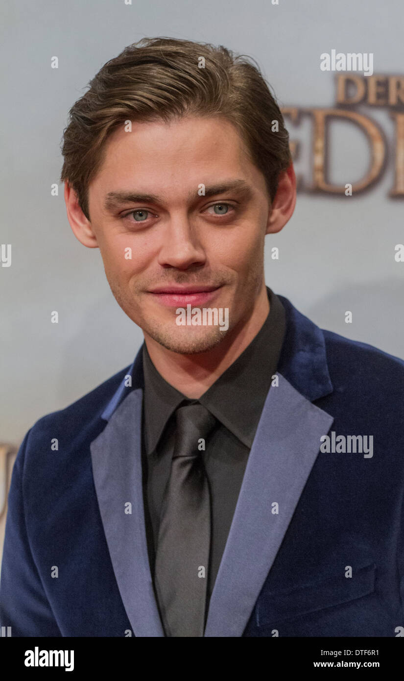 Tom payne hi-res stock photography and images - Alamy