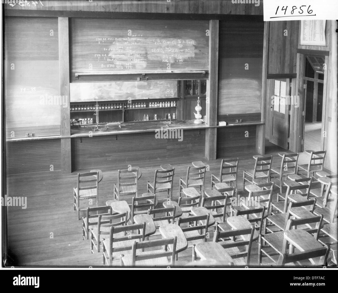 Chemistry student Black and White Stock Photos & Images - Alamy