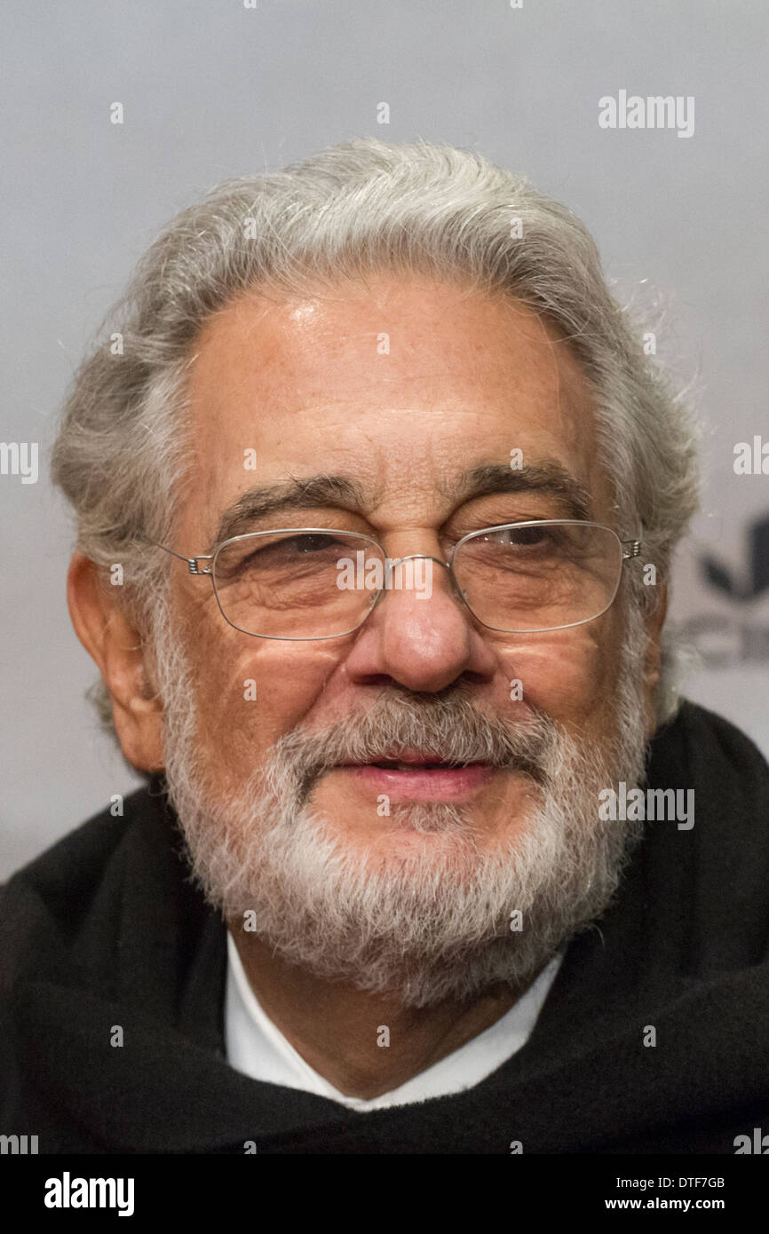 Placido domingo singer hi-res stock photography and images - Alamy