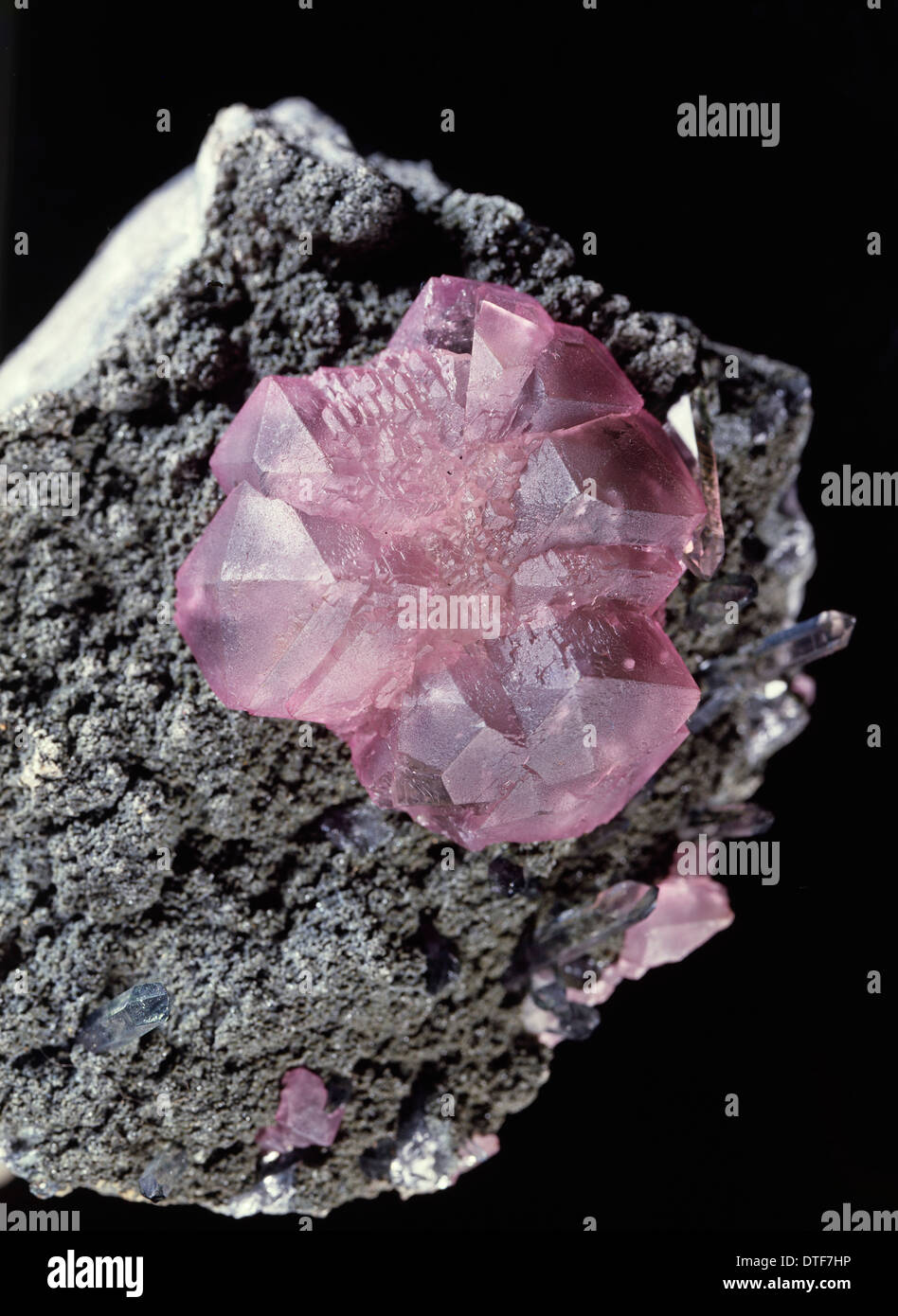 Fluorite fluorescent hi-res stock photography and images - Alamy