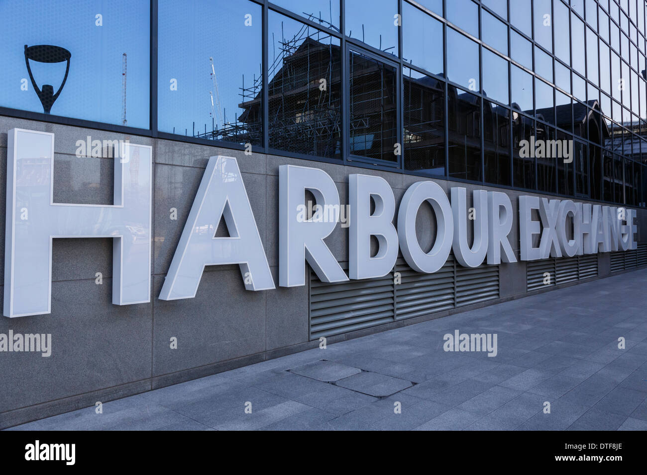 london docklands canary wharf england uk Stock Photo - Alamy