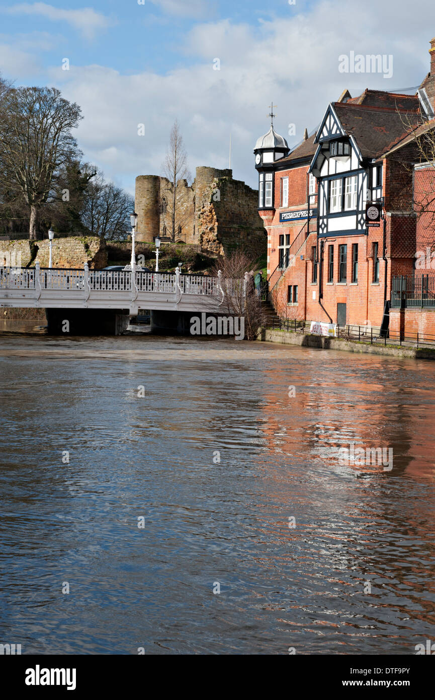 River medway tonbridge hi-res stock photography and images - Alamy