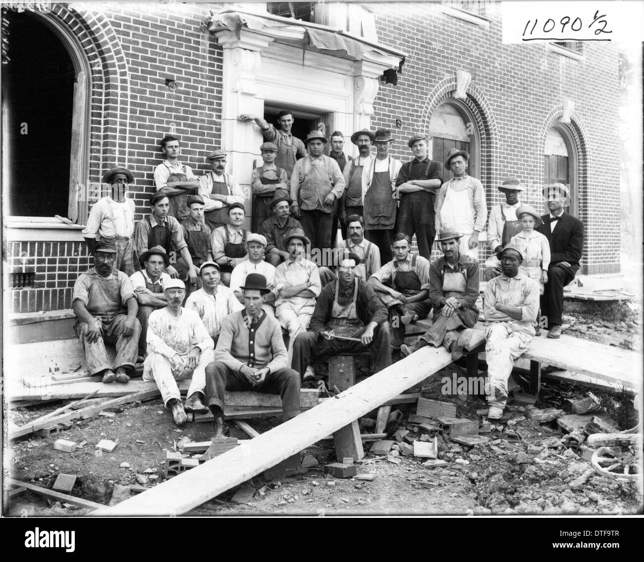 American construction workers Black and White Stock Photos & Images - Alamy