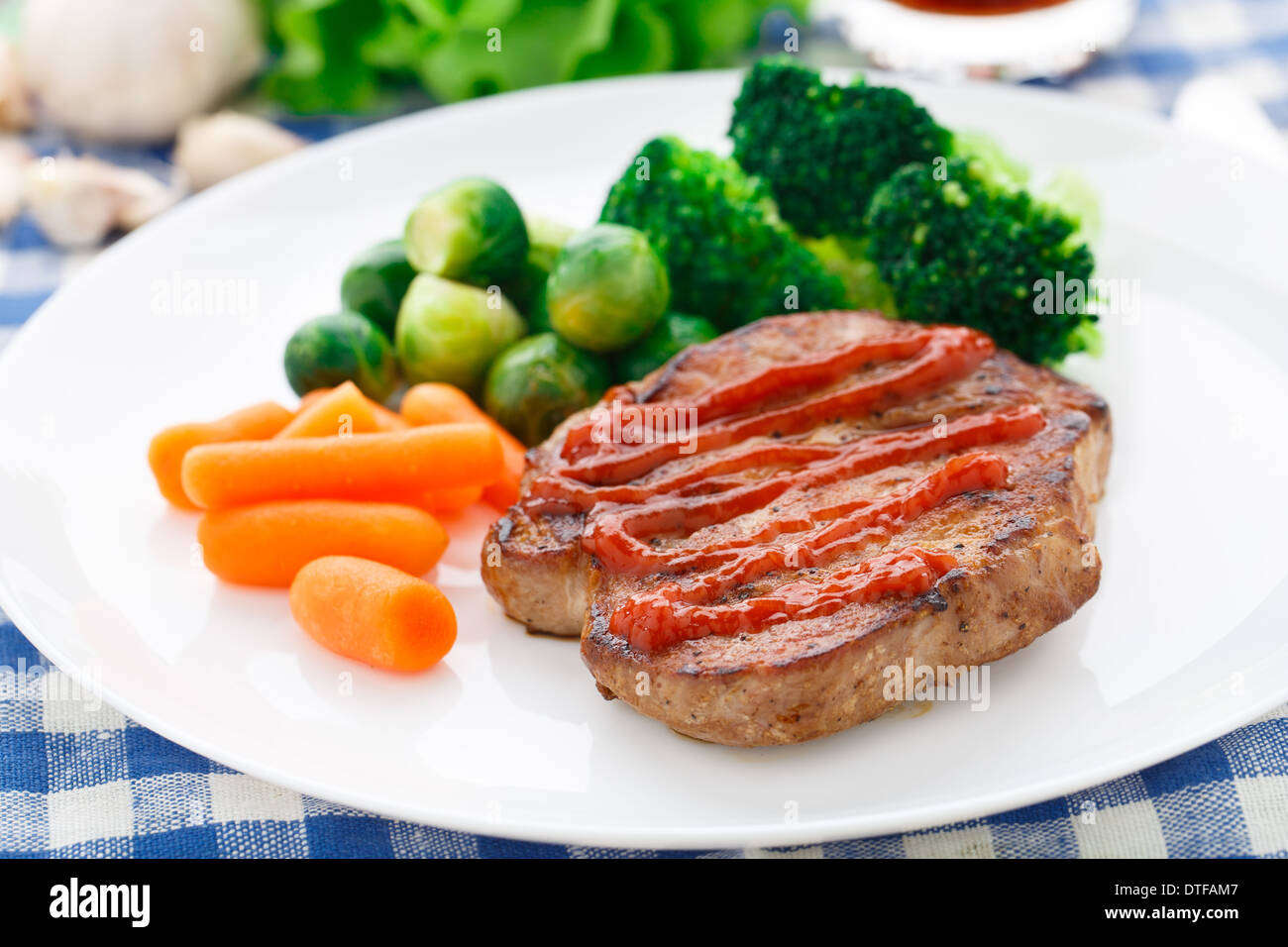 Steak with vegetables Stock Photo - Alamy