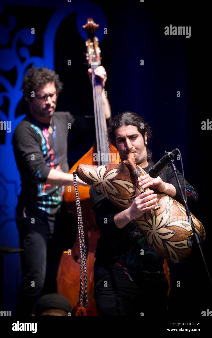 Iranian musicians perform hi-res stock photography and images - Alamy