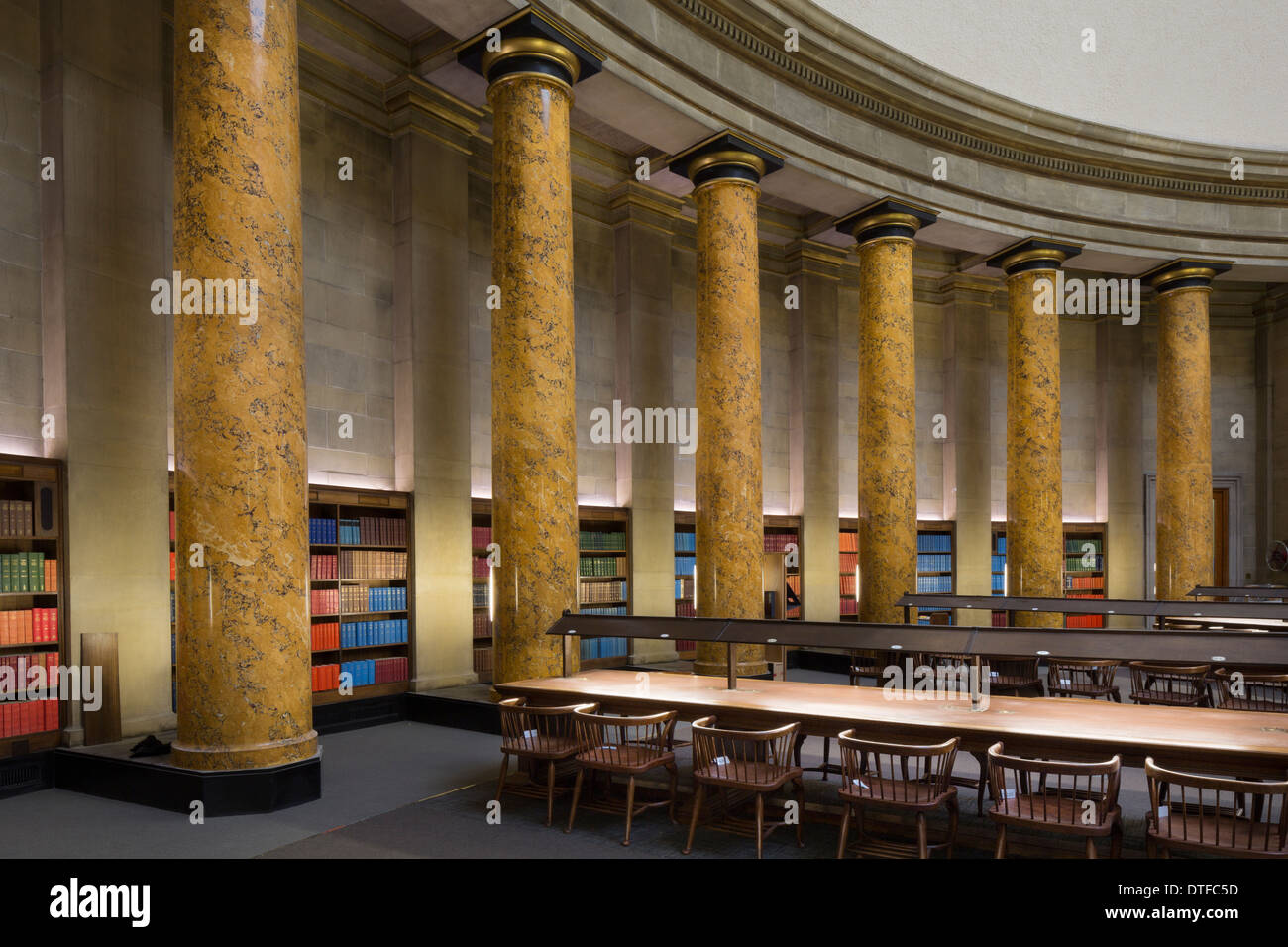 Library book bench hi-res stock photography and images - Alamy