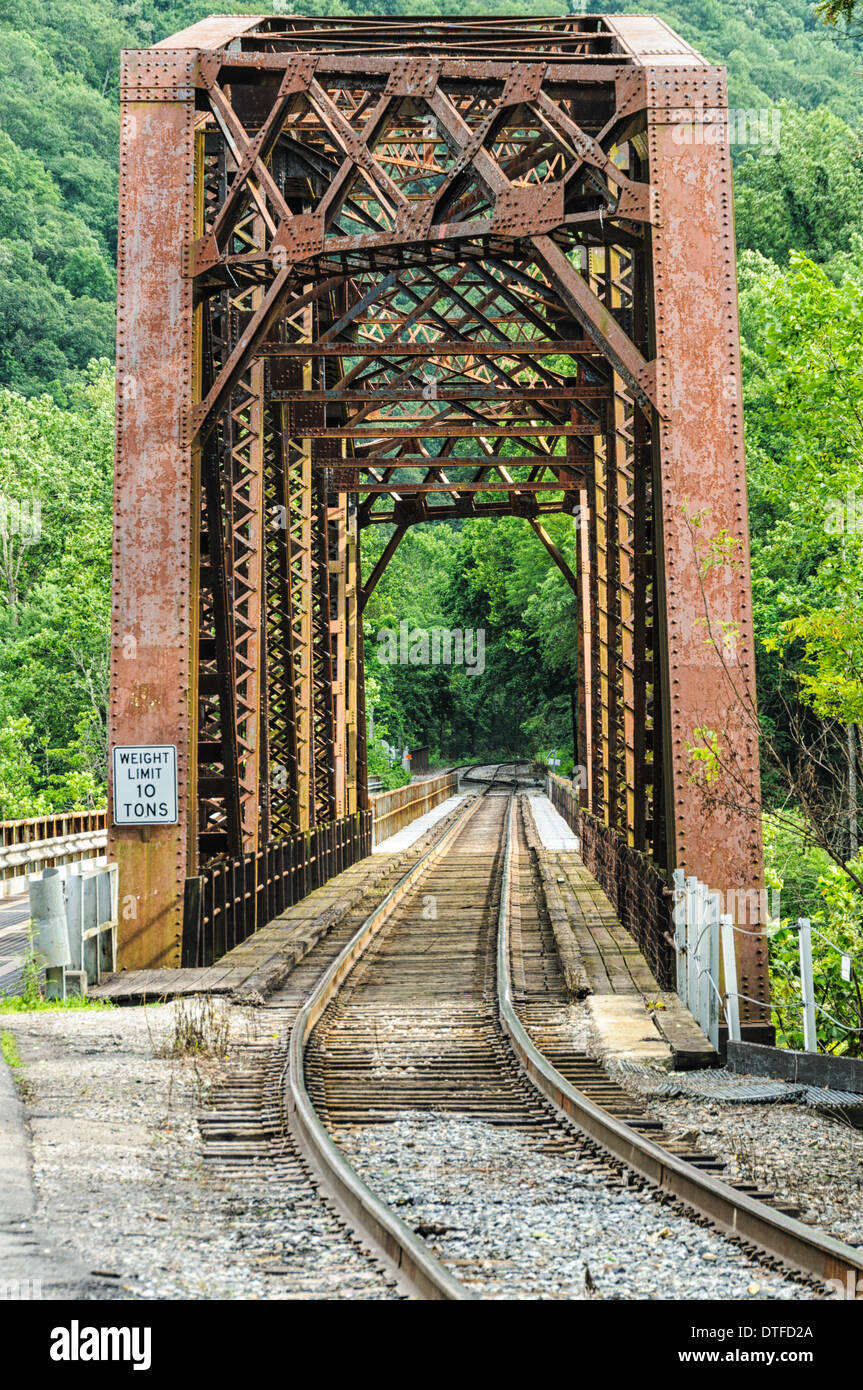 Csx railroad bridge hi-res stock photography and images - Alamy