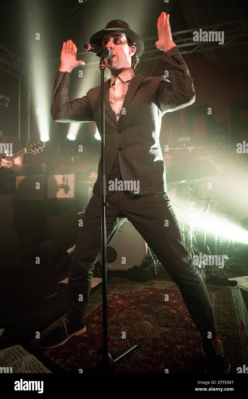 Maximo park show hi-res stock photography and images - Alamy