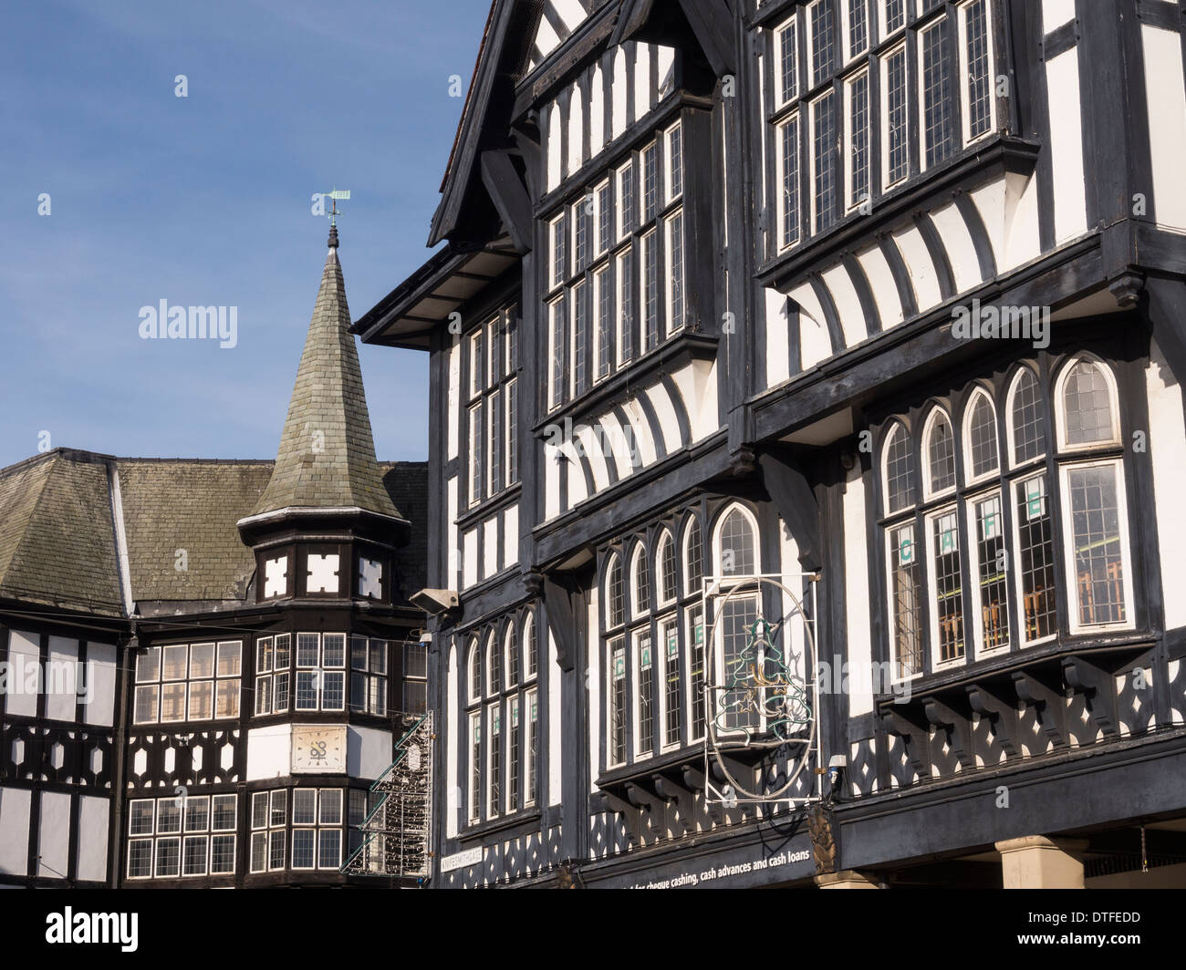 Chesterfield old hi-res stock photography and images - Alamy