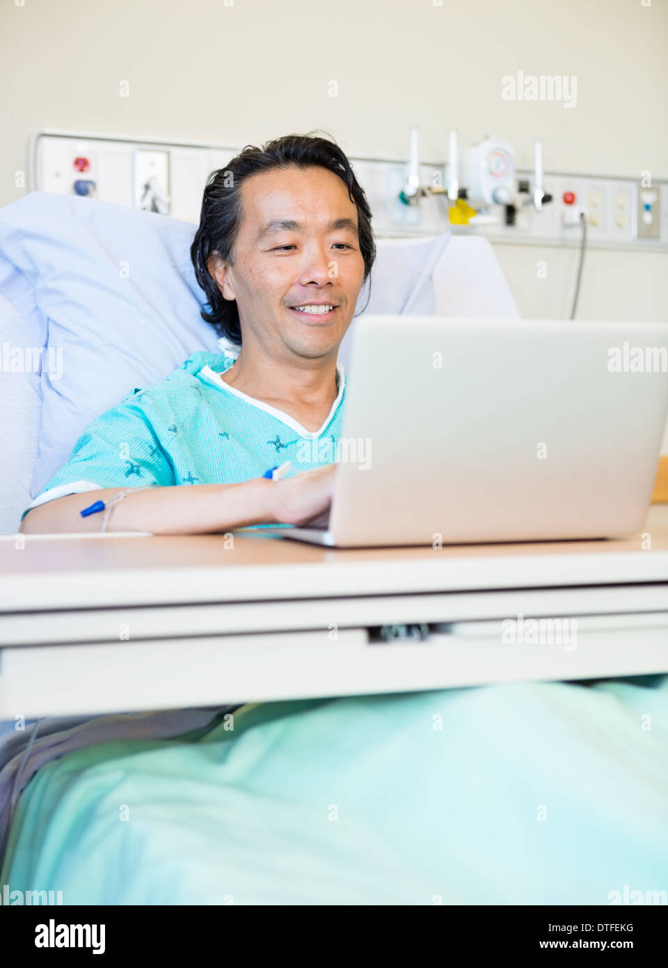 Overbed table hi-res stock photography and images - Alamy