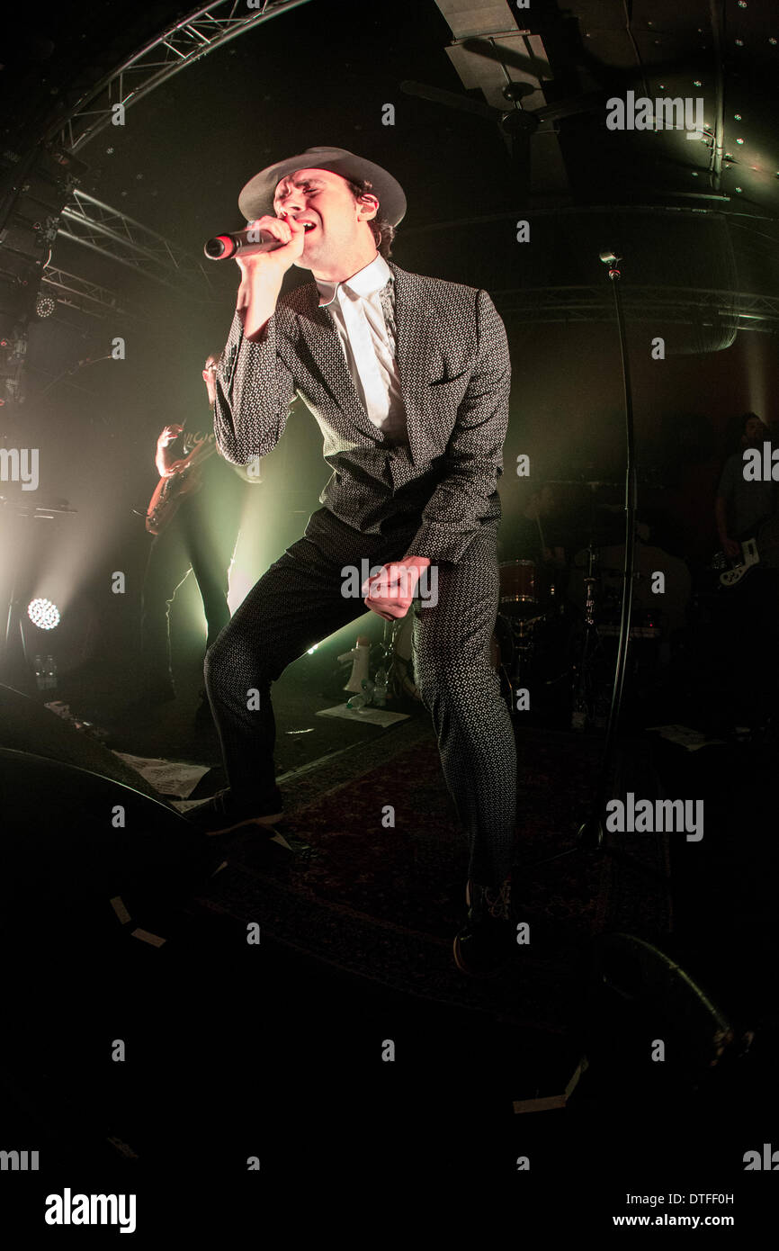 Maximo park show hi-res stock photography and images - Alamy